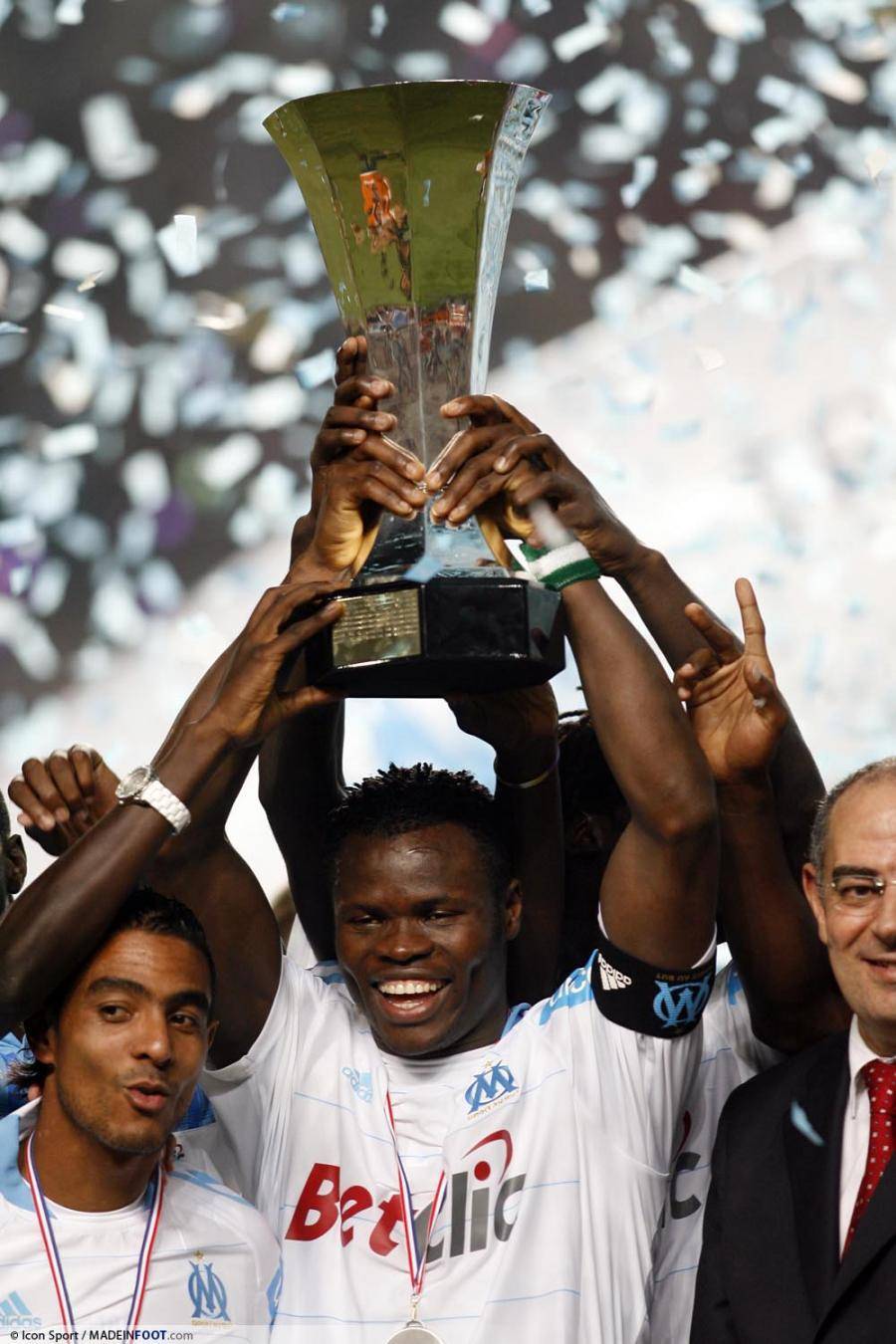 Photos OM Ligue 1 : Matchs, Marseille remporte le trophé des champions ...