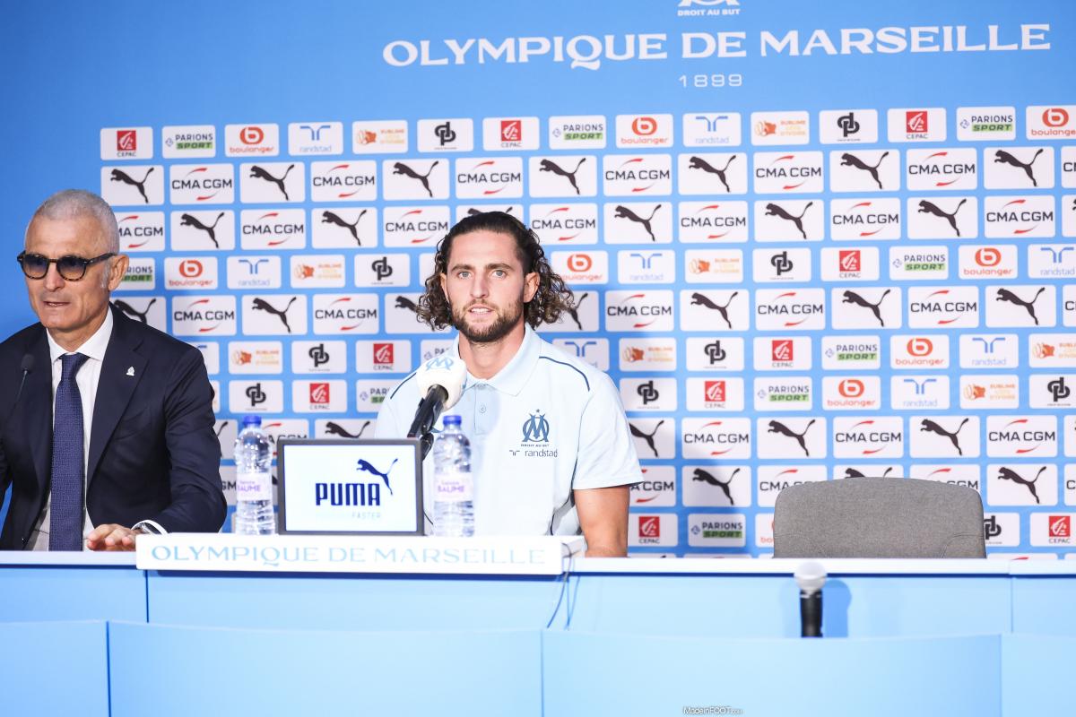 OM - La scène surprenante entre Adrien Rabiot et les supporters devant l'hôtel de l'OM